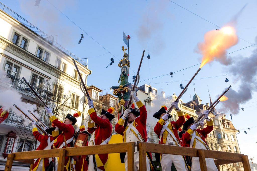Sehr viel Volk und Basler Lob für Luzerner Fasnachtsauftakt | Baseljetzt