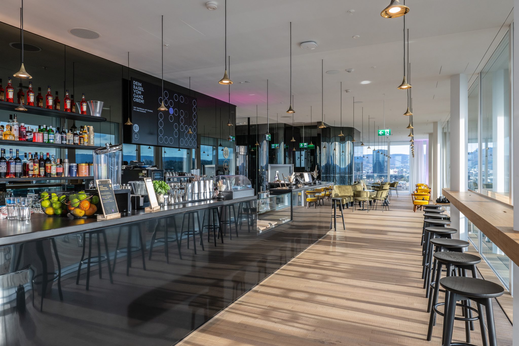 Neue Rooftop-Bar verwandelt sich nachts in ein Kunstwerk | Baseljetzt