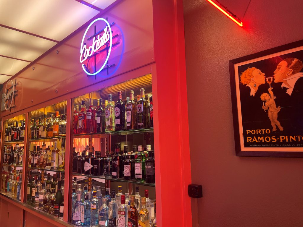Die Rio Bar im frischen Anstrich: «Alte Bar in neuem Kleid» | Baseljetzt