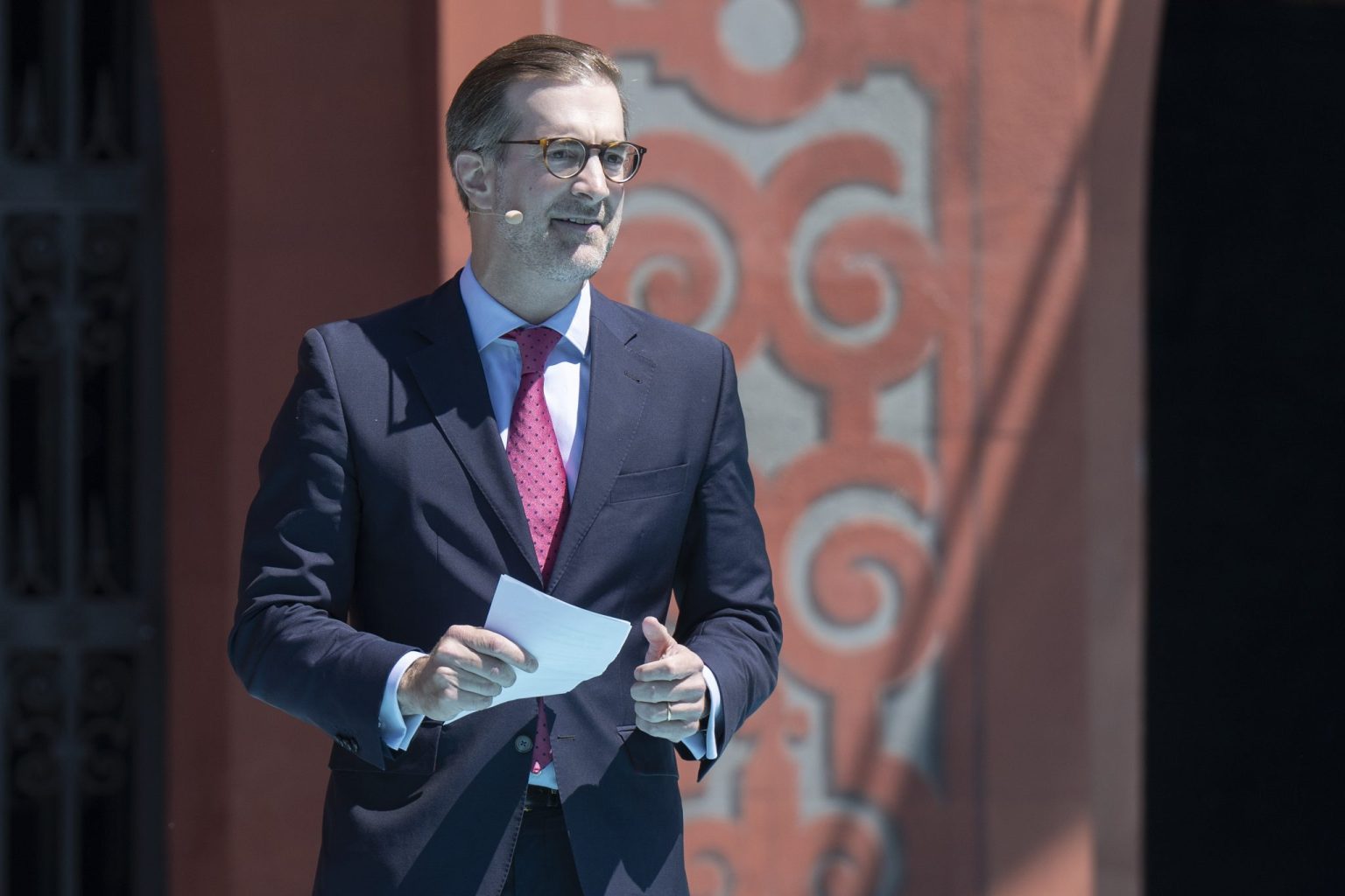 Nochmals zum Geniessen: Die grosse ESC-Parade durch die Innenstadt ...