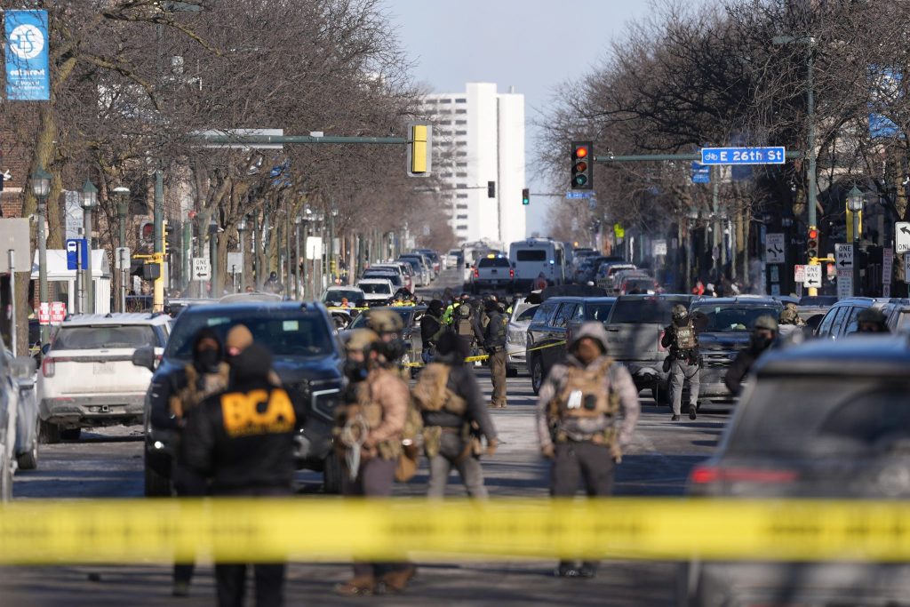 Getöteter US-Bürger hätte laut Trump keine Waffe tragen sollen | Baseljetzt